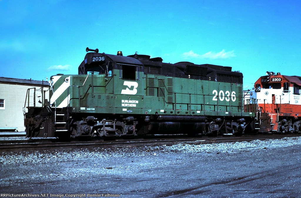 Burlington Northern GP20 #2036 in East Thomas Yard